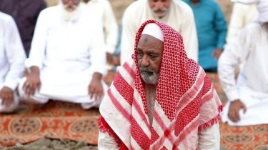 Watch Qalandar For Free | STARZPLAY