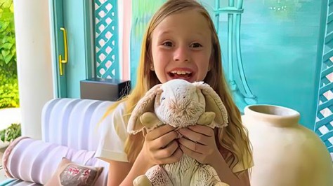 Watch Like Nastya - Arabic Online | STARZPLAY